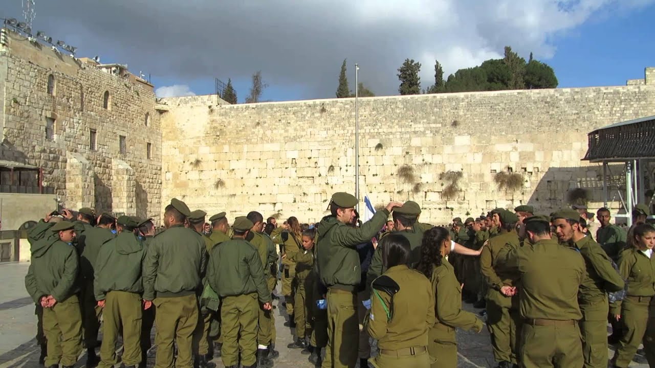 Israeli soldiers, aged 18, at the Western Wall (Wailing Wall, Kotel ...