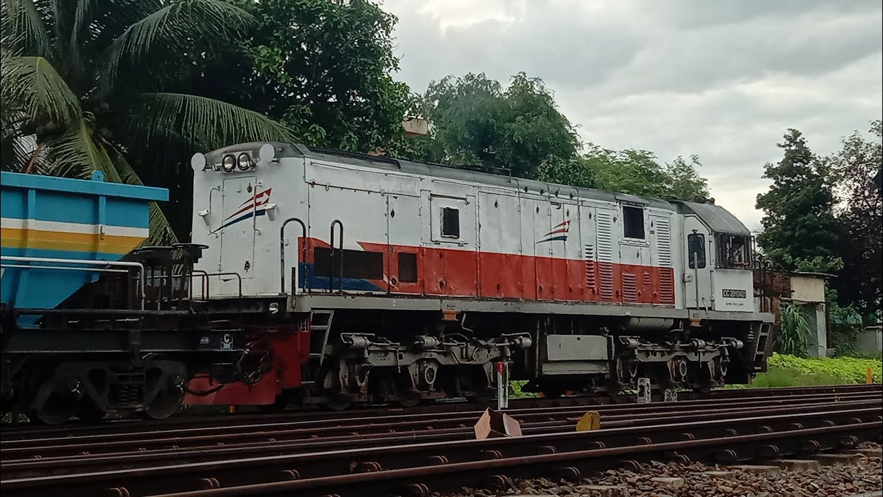 Engine Sound Lokomotif CC 201 04 01 - YouTube