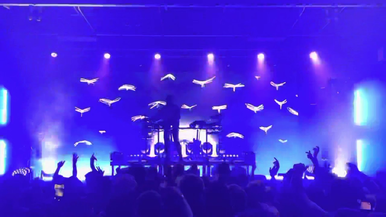 San Holo - Fly - Live at The Signal in Chattanooga TN - 2021 - YouTube