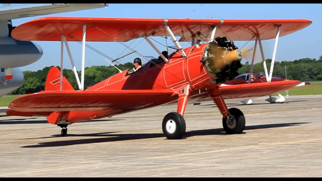 Boeing-Stearman Continental engine startup - YouTube