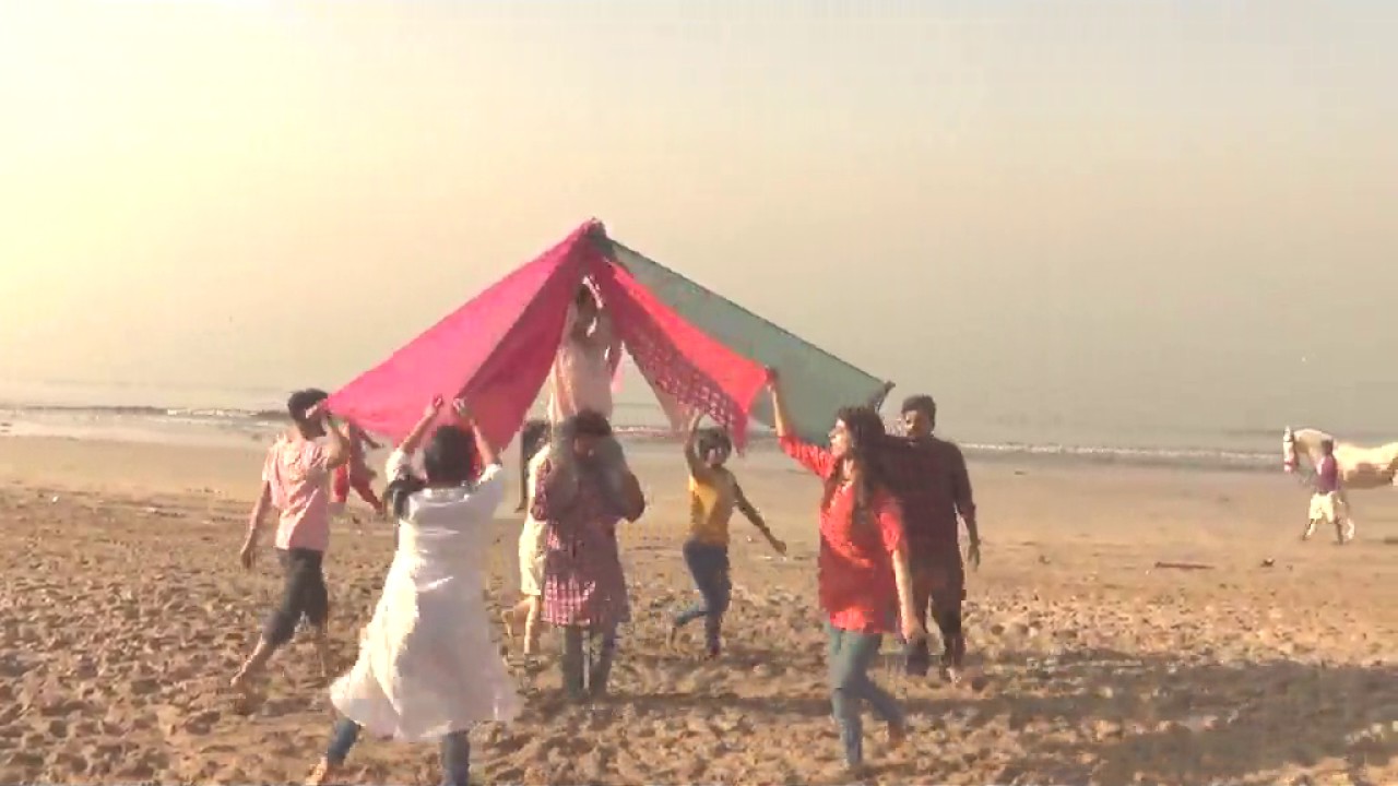 Nukkad Natak Formation / Street Theatre with 8 Artist - YouTube