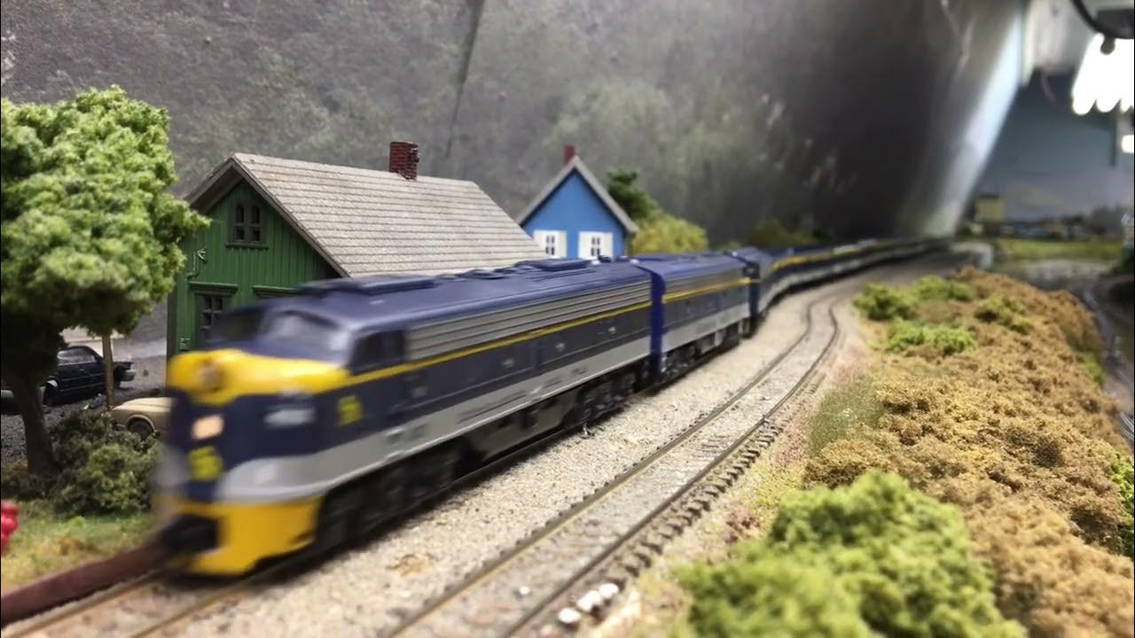 N scale Chesapeake and Ohio E8’s pull the Fast Flying Virginian at The ...