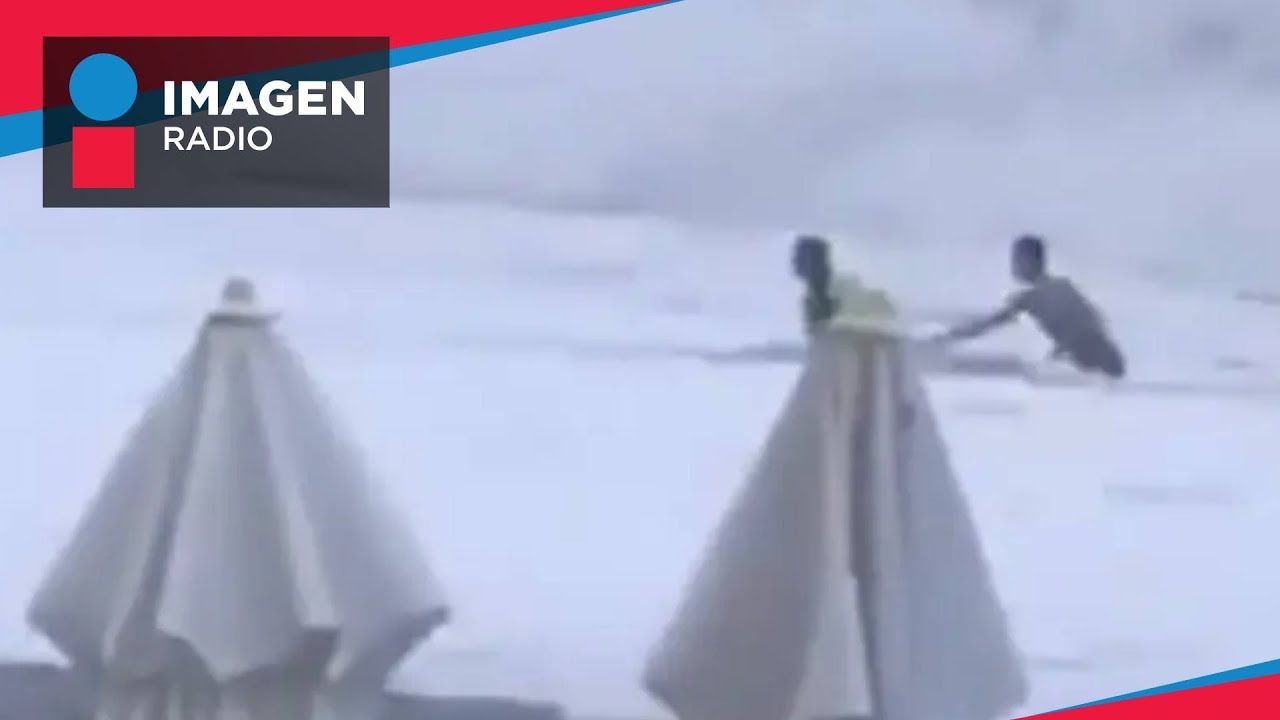Mujer es arrastrada por ola y 'devorada' por el mar mientras estaba con ...