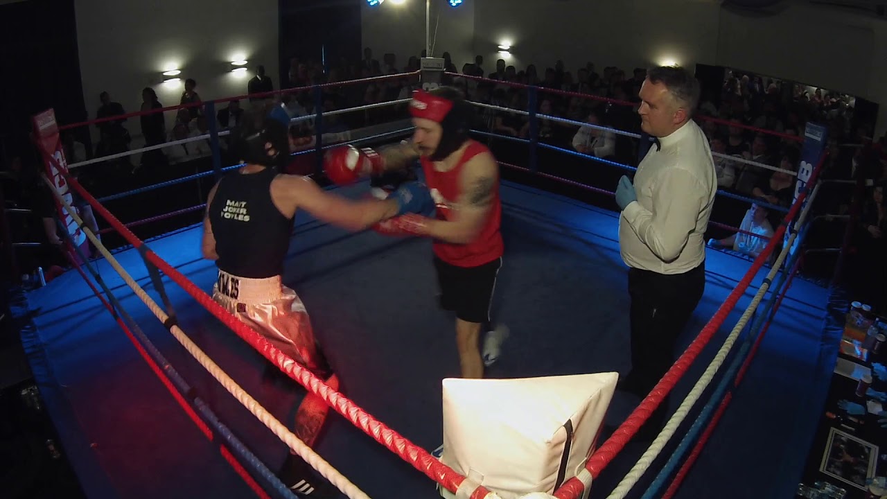 Telford | Ultra White Collar Boxing | Reiss Sudden VS Matt Powles - YouTube