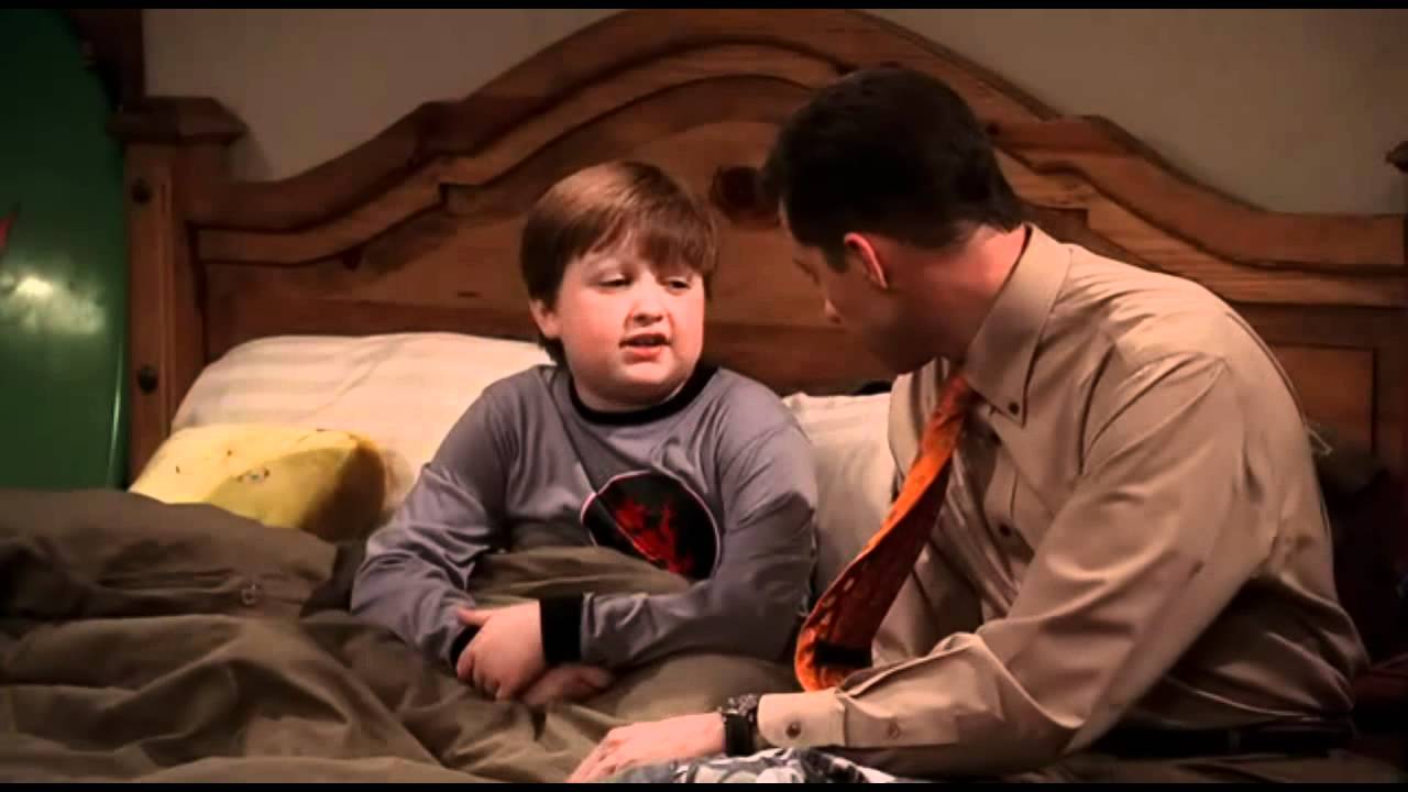 Jake Farts in Bed - Two and a Half Men [HD] - YouTube