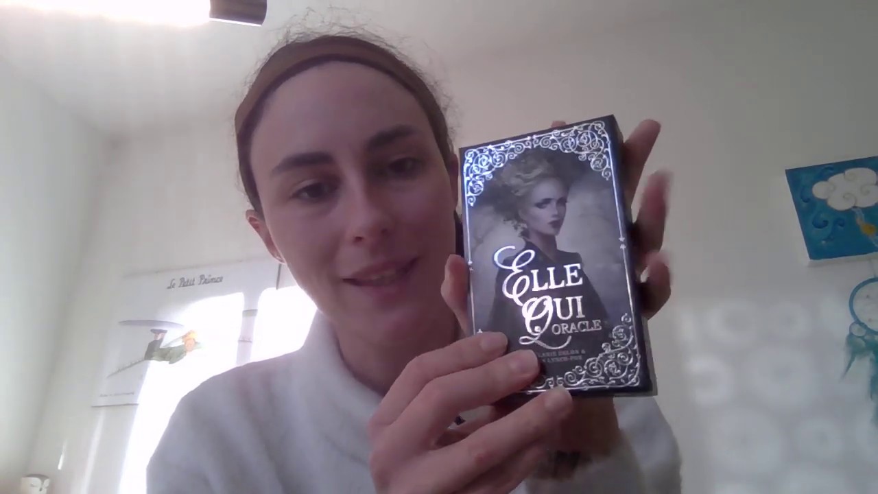 Elle qui oracle, review - YouTube