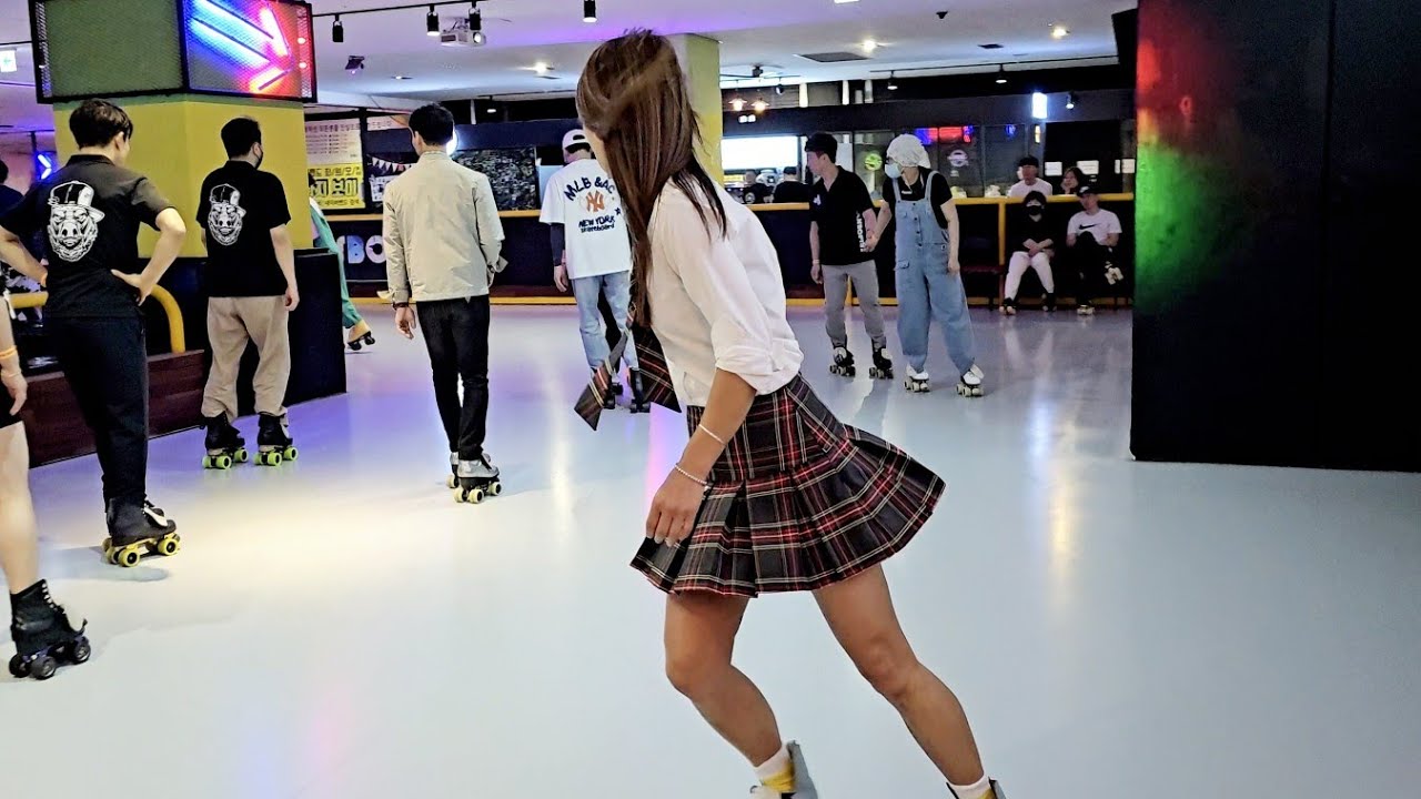 🔥토요일!!! 롤러장🔥 #funny #노래 #롤러스케이트 #rollerskating #7080 - YouTube