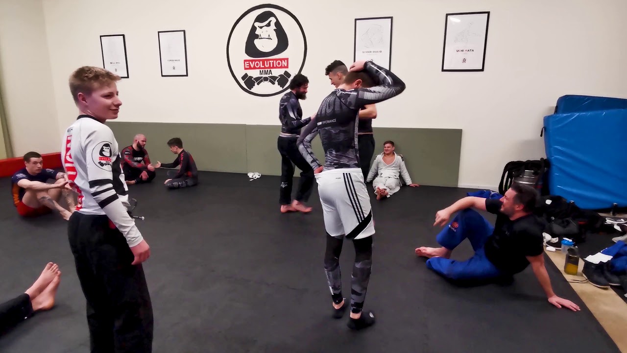 Evolution MMA Rolling Session - YouTube