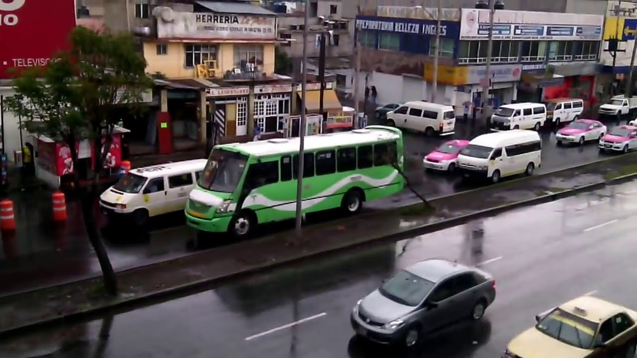 En la estación del metro Tepalcates - YouTube