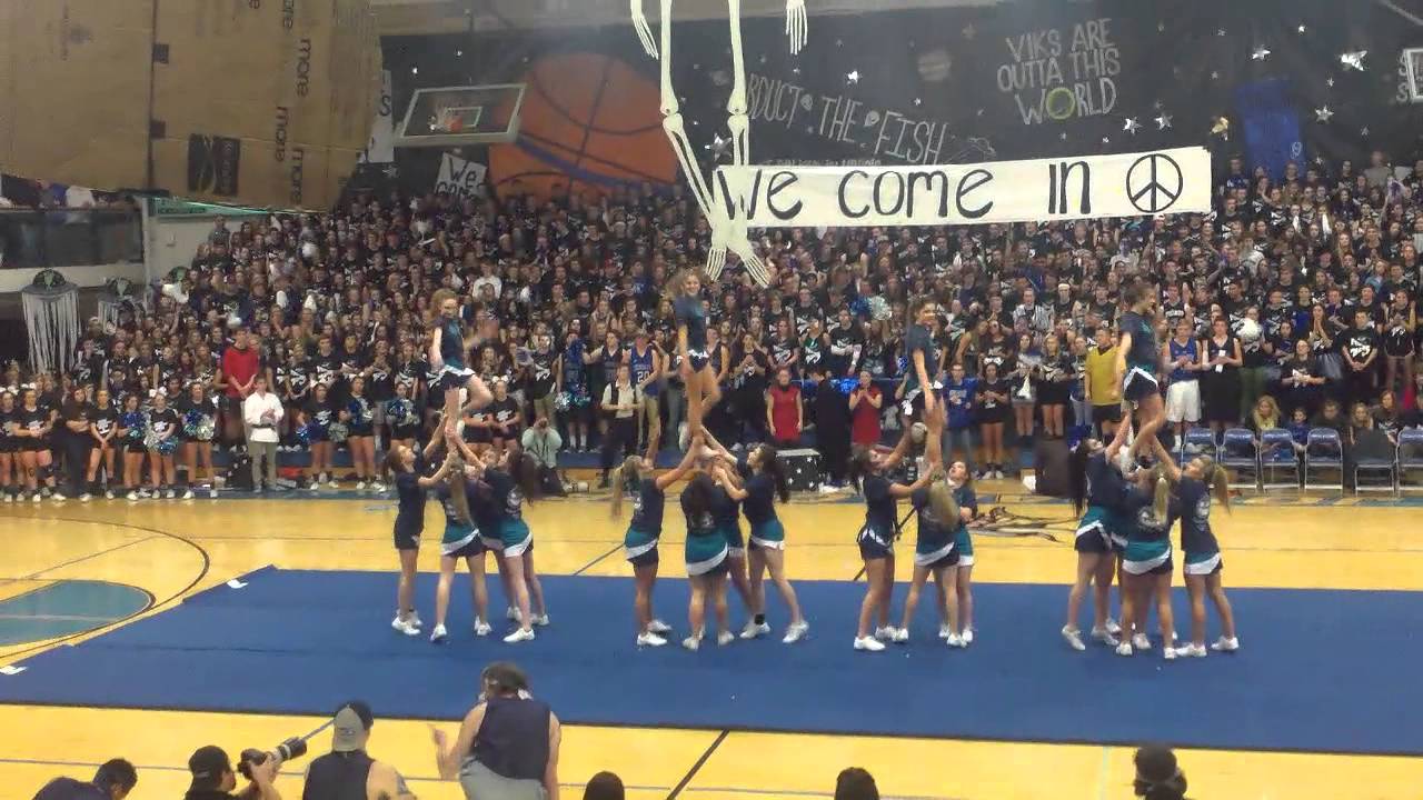 Liv's cheer routine at Fight For The Fish - YouTube