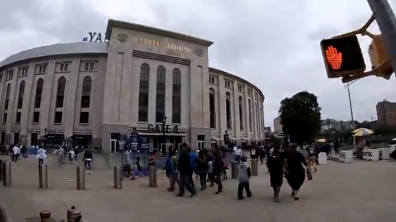 Cycling in NYC from Times Square, Manhattan to Yankee Stadium, Bronx ...