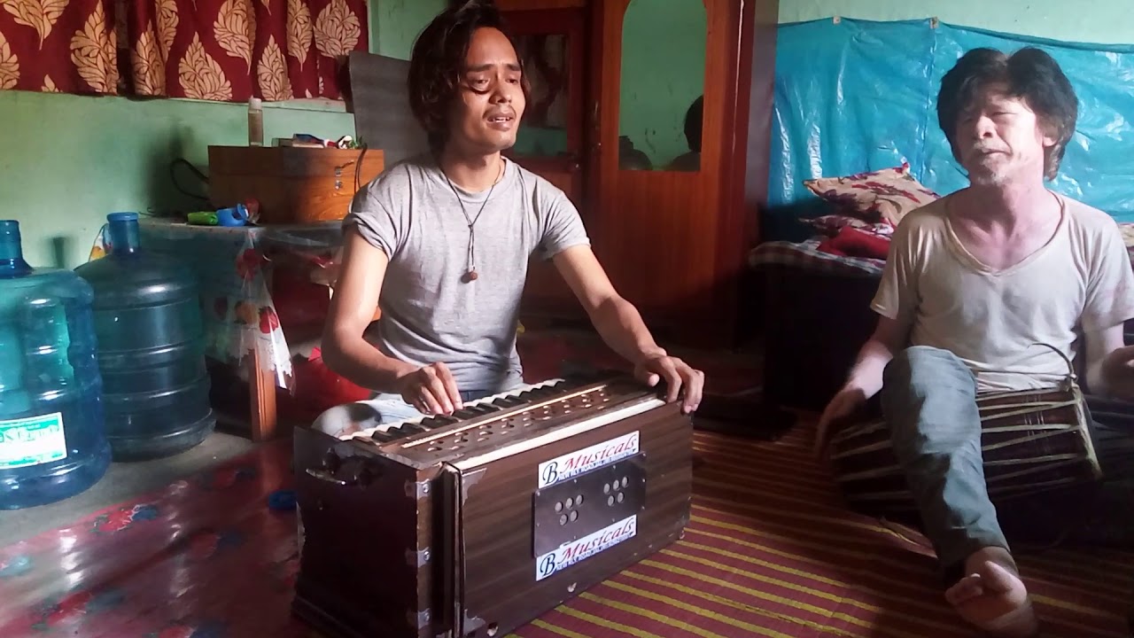 म हुरिमा दियो बलेको देख्छु cover song by mohan kc ... एक चोटि हेर्न ...