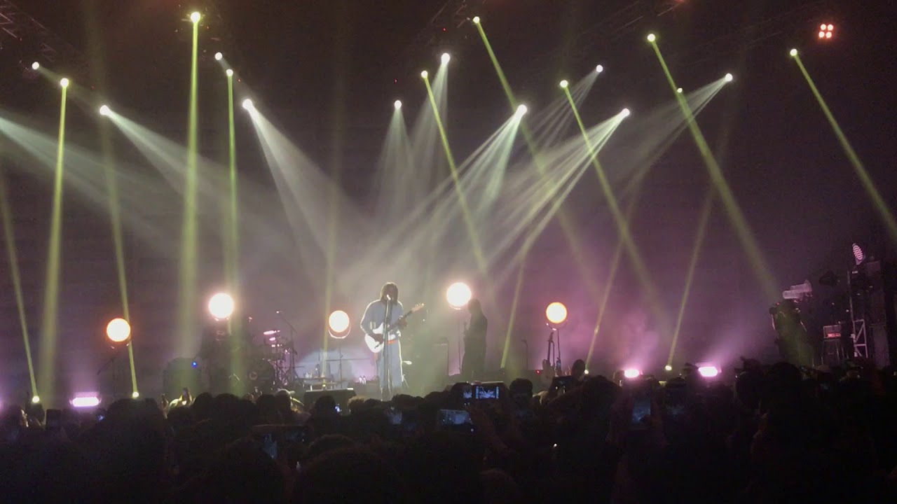 Daniel Caesar - Transform [LIVE at Java Jazz 2018] - YouTube