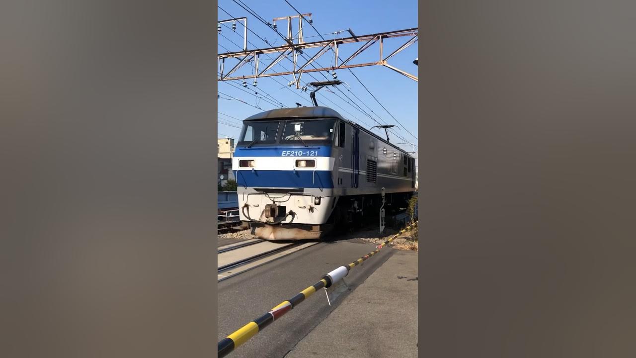 スーッと通過していくEF210-121〔新〕桃太郎 単機 - YouTube