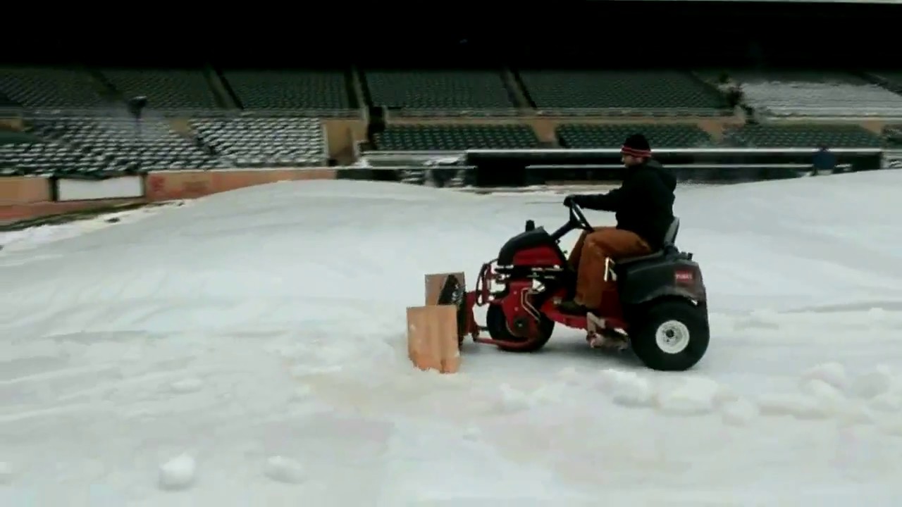 Toro Sand Pro 5040 on Tarp using Nordic Plow Core Solutions - YouTube