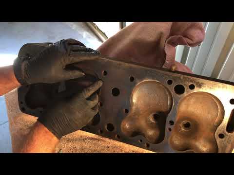 1924 Fordson F Tractor - General cleaning; the head and valves (rust-oration #7)