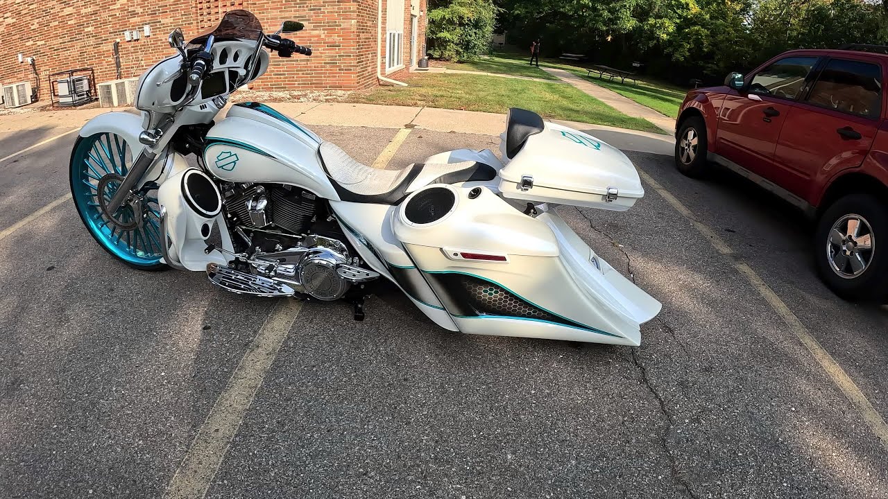 30" Big Wheel Harley Custom Bagger - YouTube