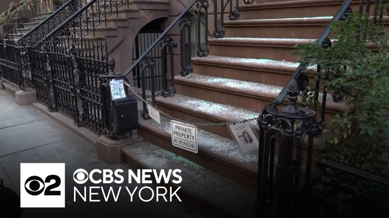Gate to be added to "Sex and the City" stoop in NYC's Greenwich Village ...