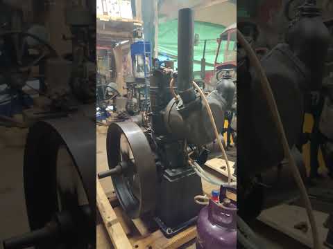 Moteur fixe Boblet à boule chaude "hot bulb" - YouTube