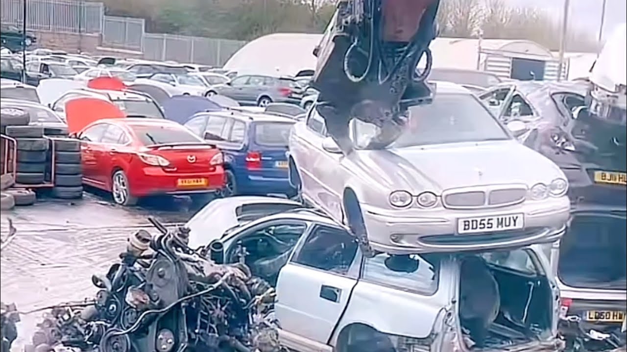 Unbelievable Car Dismantling in Just 2 Minutes! - YouTube