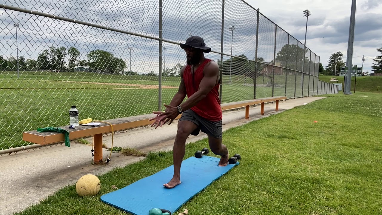 Forward Lunge with Rotations - YouTube