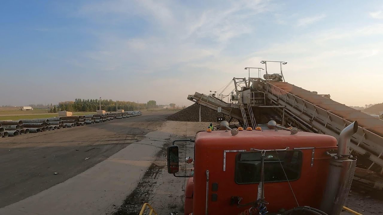 Sugarbeet hauling Timelapse to Ardoch ND - YouTube