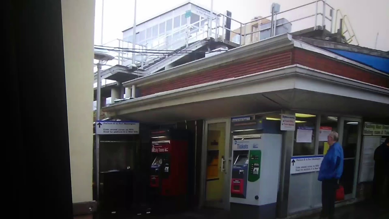 Flushing Main Street Station (LIRR) - YouTube