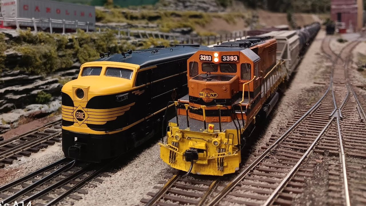 Wensday railfaning csx model trains and amtrak - YouTube
