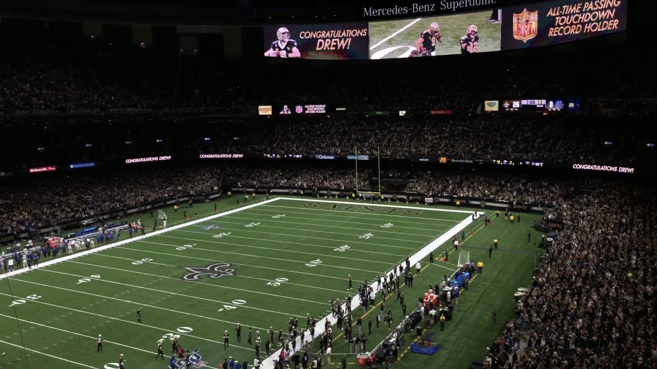 Drew Brees breaks NFL Career Touchdown Pass Record (Monday Night ...