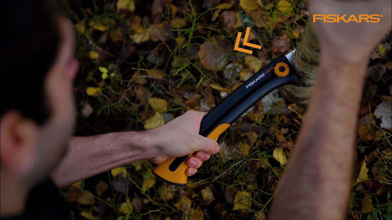 Grande scie de jardin à lame rétractable Xtract™ SW75 Fiskars. - YouTube