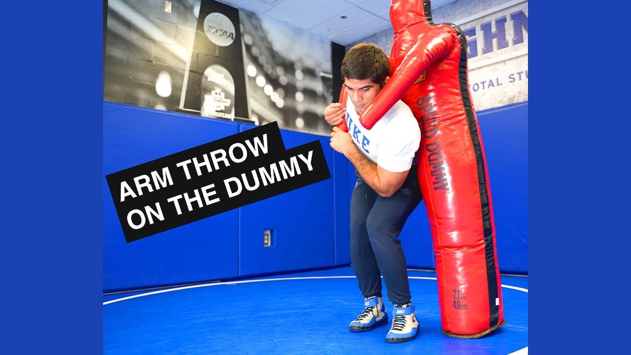 Arm Throw On The Dummy (Lanzamiento de brazo en el muñeco ) | Freestyle ...