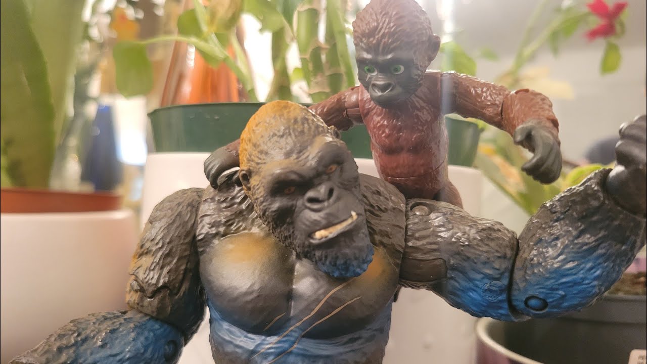 kong vs suko and apes stop motion - YouTube