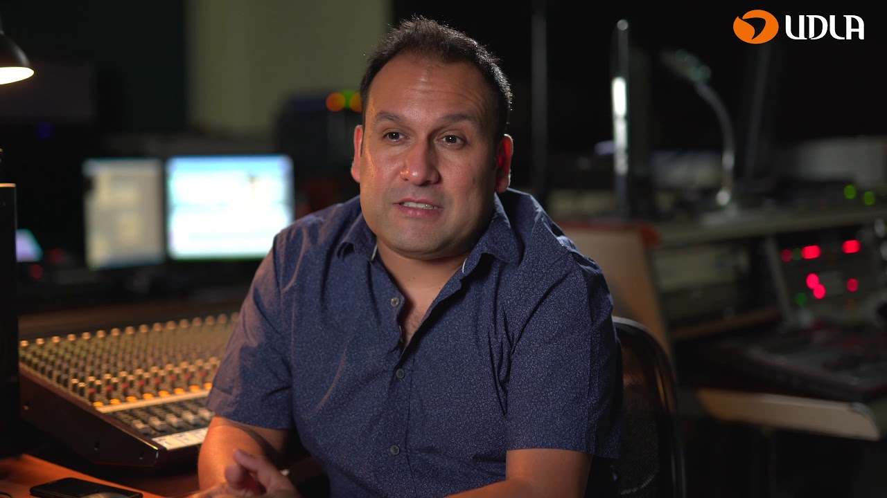 Mauricio Castañeda y "The Edge of Democracy" - YouTube