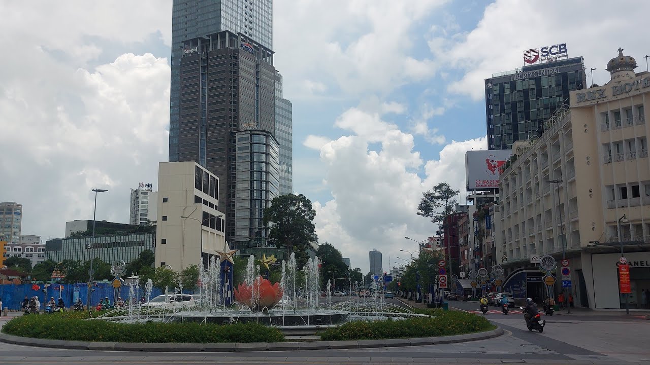 Nguyen Hue Square, HCMC, Vietnam - YouTube