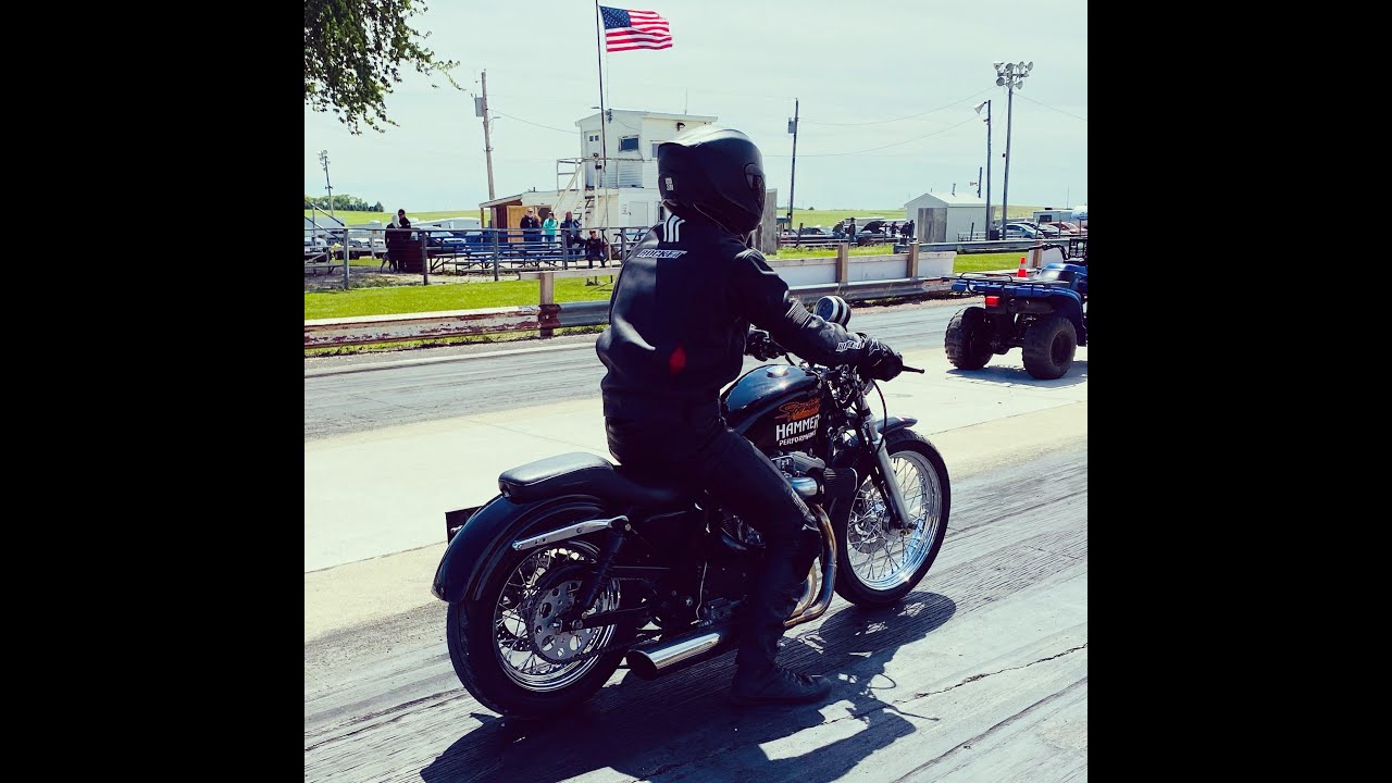 Sportster 1275 drag race/15 year old rider - YouTube