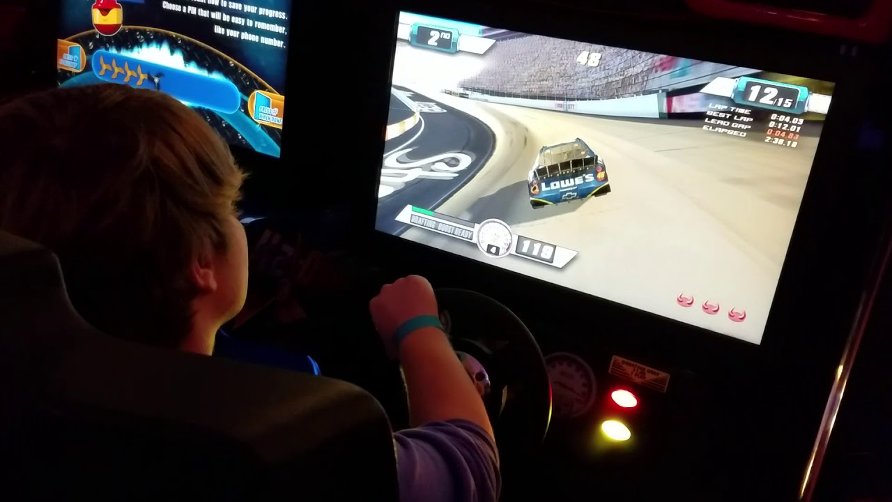 NASCAR Arcade gameplay at Bristol - YouTube