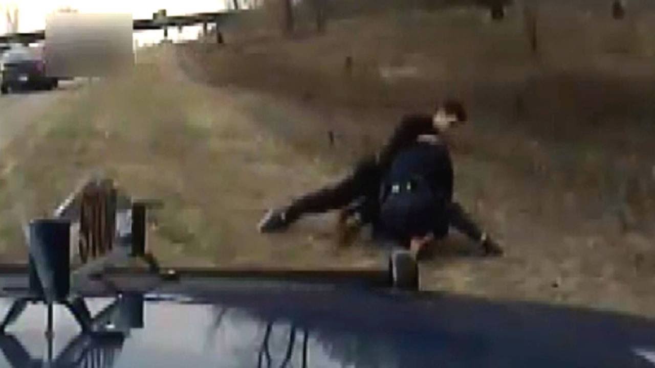 Dramatic video captures motorcycle chase, attack on state trooper - YouTube