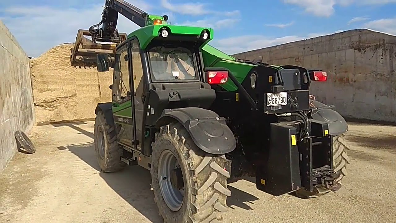 DEUTZ-FAHR AGROVECTOR TELEHANDLER - YouTube