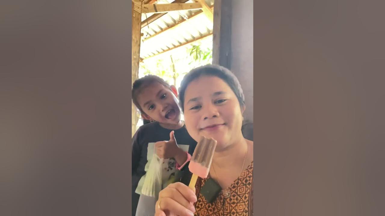 Makan ice cream bareng family - YouTube