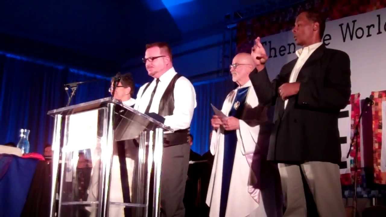 MCC Founder Rev. Troy Perry honors Chuck Renslow - YouTube