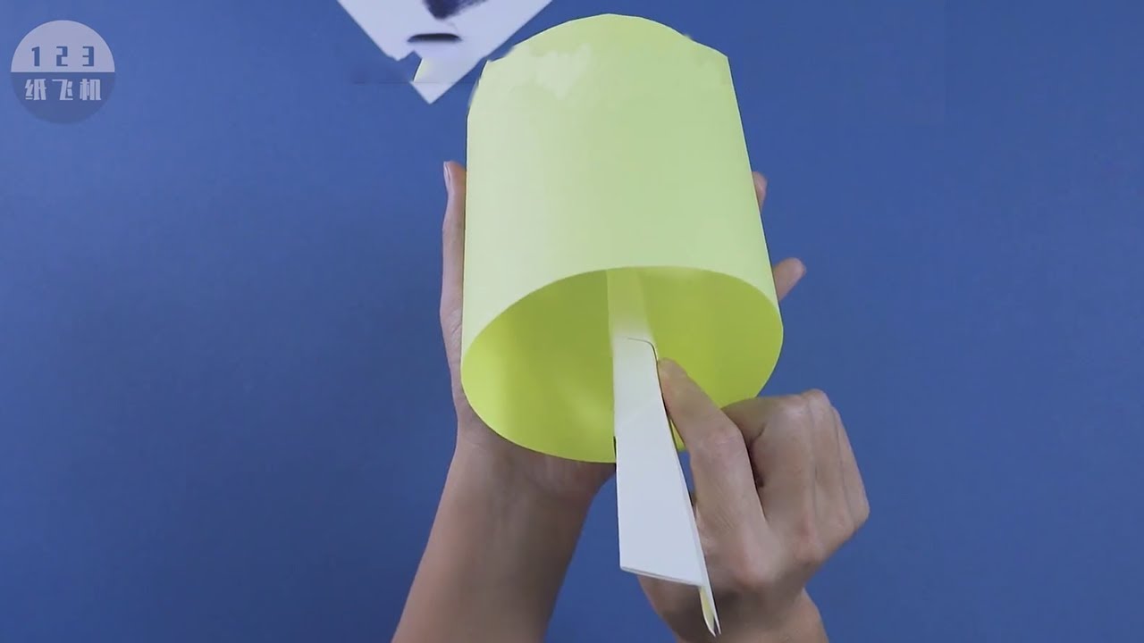 The Paper Javelin Passes Through The Ring-Winged Paper Plane, A Quick ...