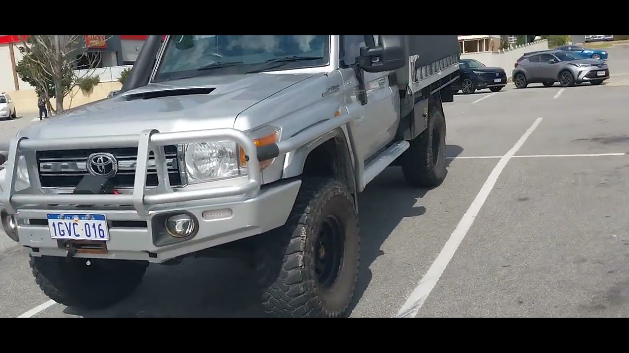Aussie Bush Basher, TOYOTA LANDCRUSIER V8 - YouTube