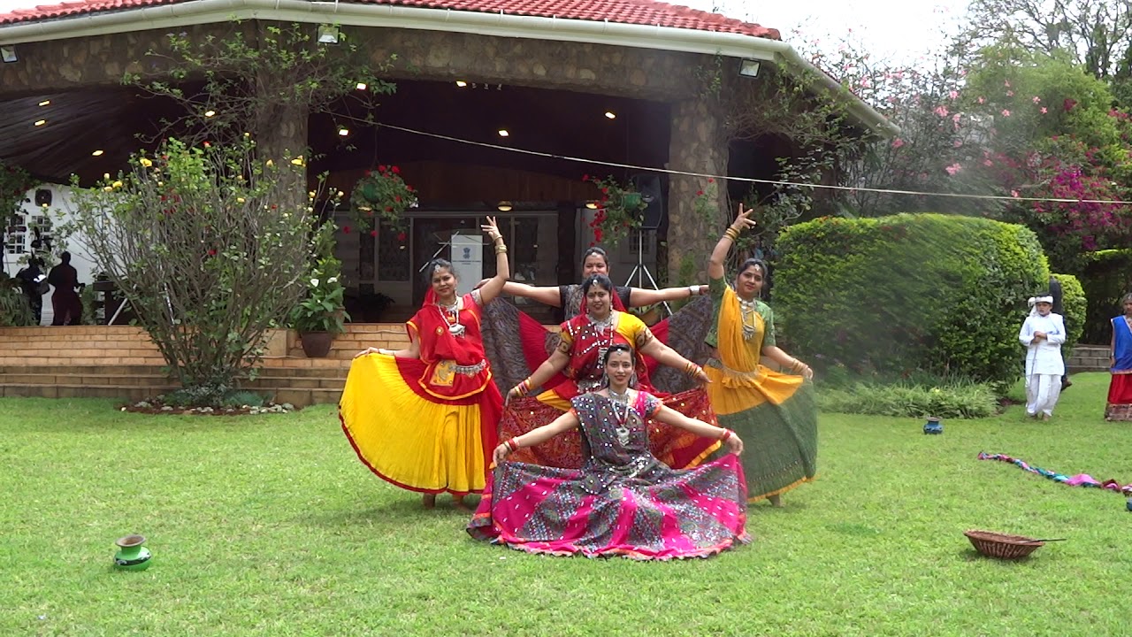 Ghanan Ghanan Group dance - YouTube