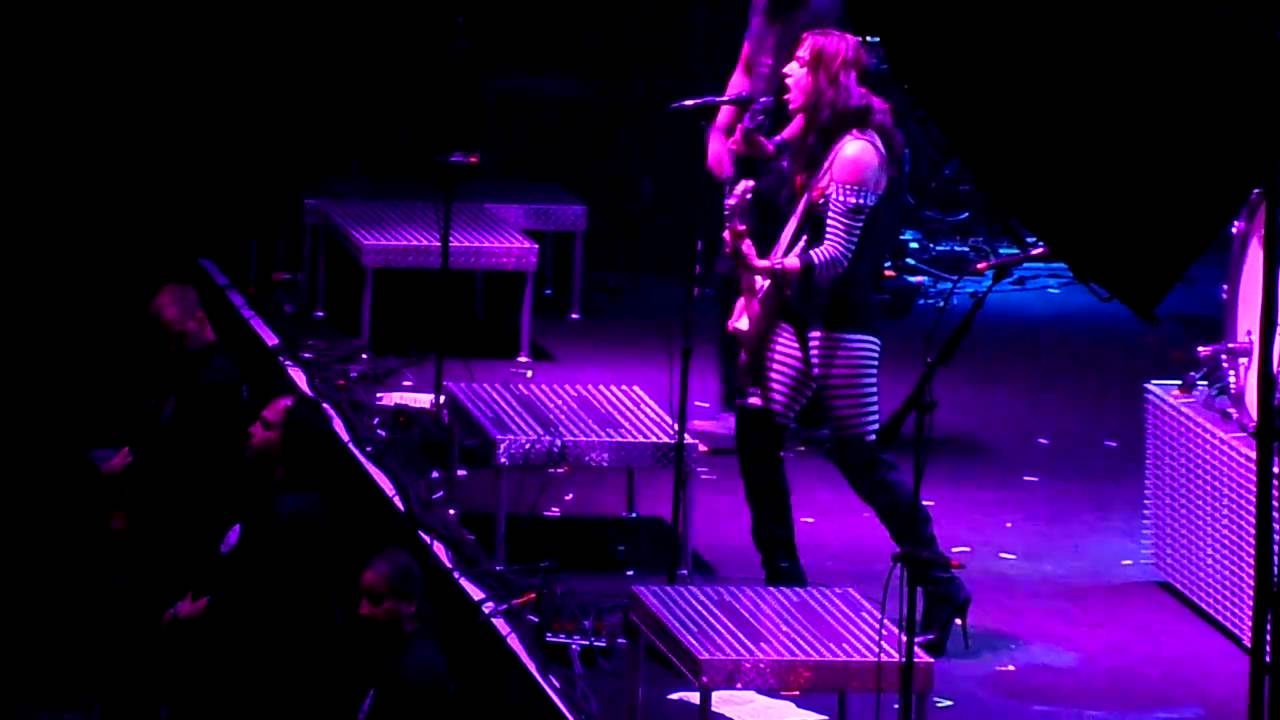 Halestorm-I Get Off 03/26/11 - YouTube