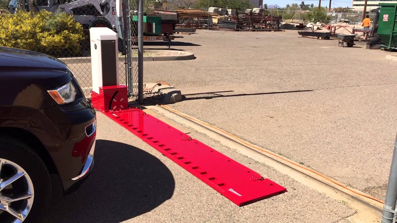 DOMINATOR Wedge Barrier System-12ft - YouTube
