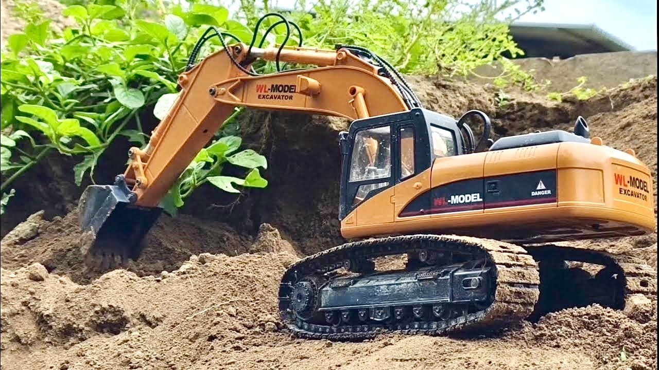 Amazing RC construction - Excavation of soil on slopes using RC ...