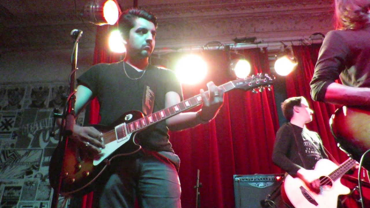 Queens of the Stone Age - Little Sister ( band cover ) - YouTube