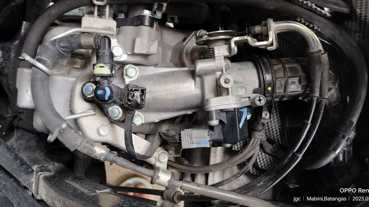 Throttle body cleaning.Click 150i v2 - YouTube