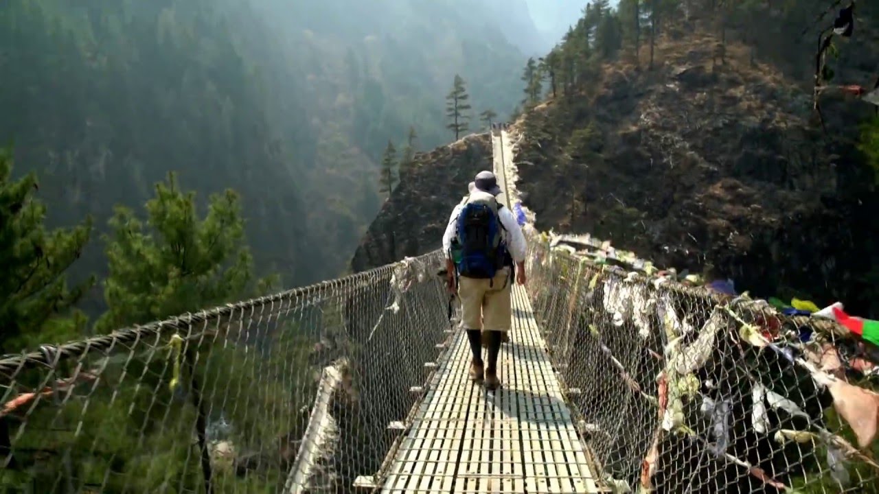 Suspension bridge over the Dudh Kosi river. - YouTube