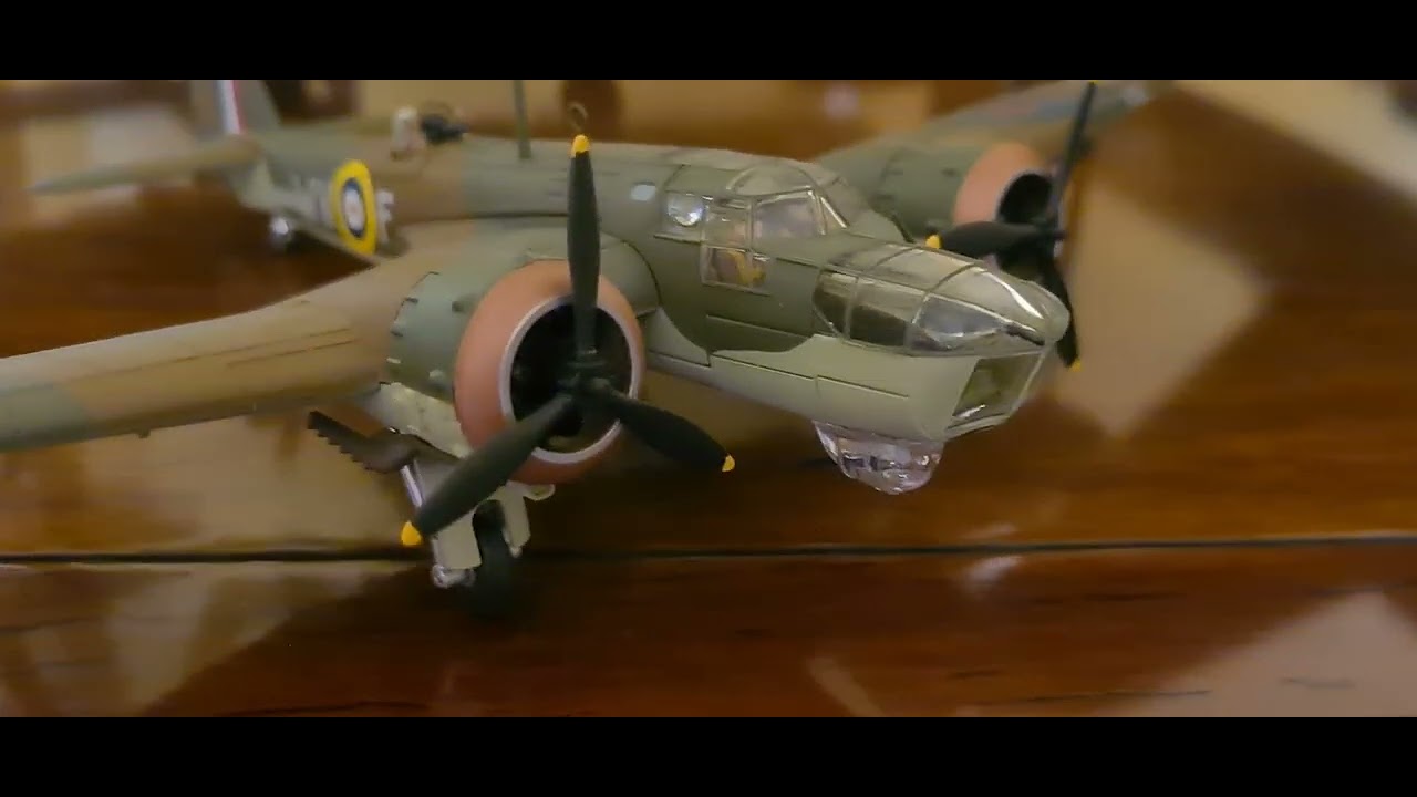 Heavy Bomber WW2 diecast 1/72 scale , corgi , airforce one - YouTube